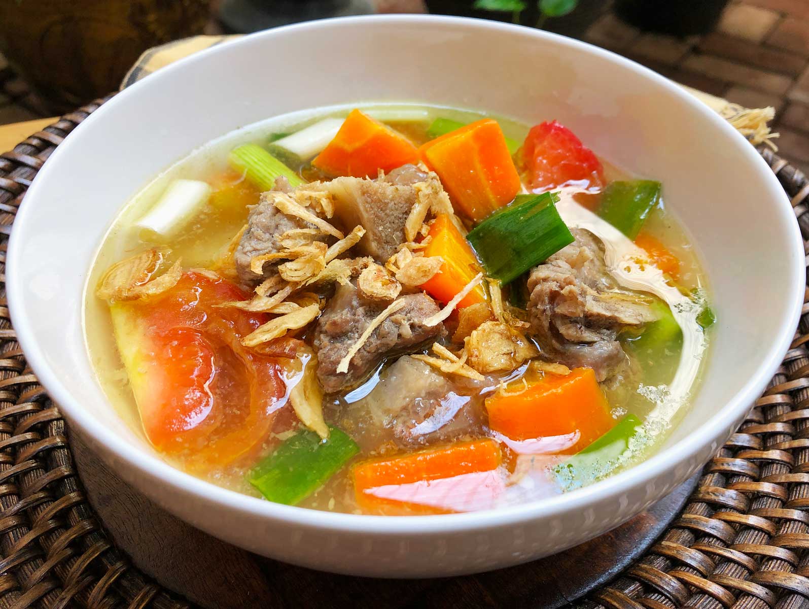 Sup Buntut Rempah Recipe (Indonesian Spiced Oxtail Soup) » Indonesia ...
